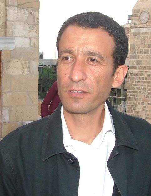 Gaza artist opens "Fathers" exhibition | The Electronic Intifada