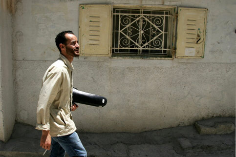 Film Review: "It's Not a Gun" | The Electronic Intifada