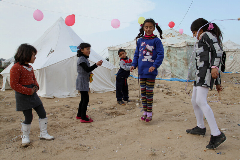 UN halts aid to Gaza homeless after funding shortfall | The Electronic ...